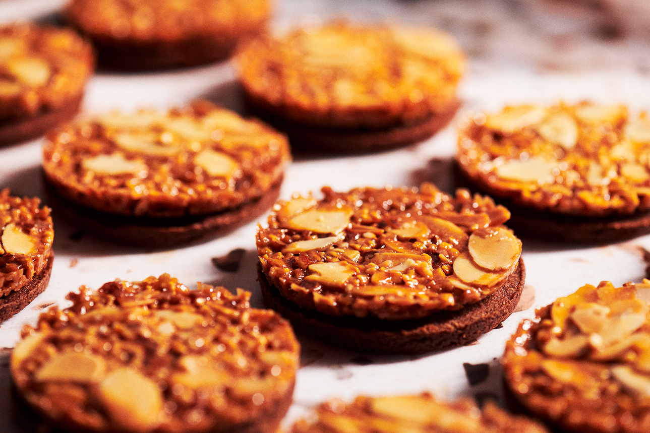 \6日間限定／ナッツとチョコレートを使った3層の新感覚「フロランショコラサンド」テスト販売！ / BAKE INC.